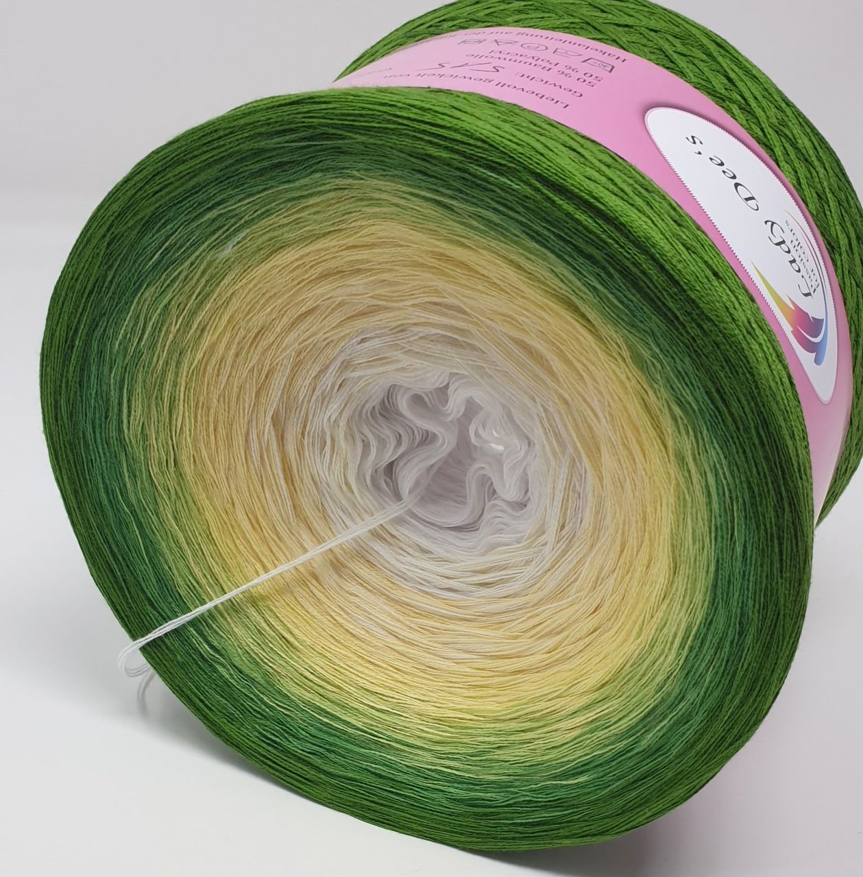 Gigantischer Bobbel - Grüne Aue im Sonnenlicht | » Mega Giganten ab ...